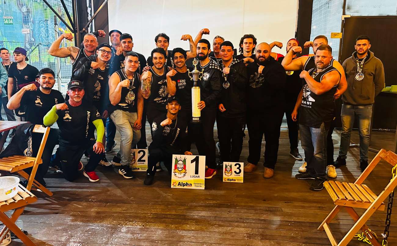 Tapejarense é campeão estadual de luta de braço - Rádio Tapejara FM 101.5